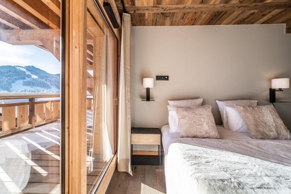 Private Jacuzzi With Views To The Exotic French Alps - Les Gets