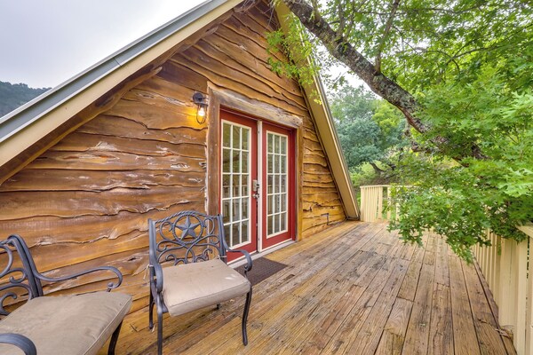 Chic 'Tree House' Studio ~ 24 Mi To Bandera! - Utopia, TX