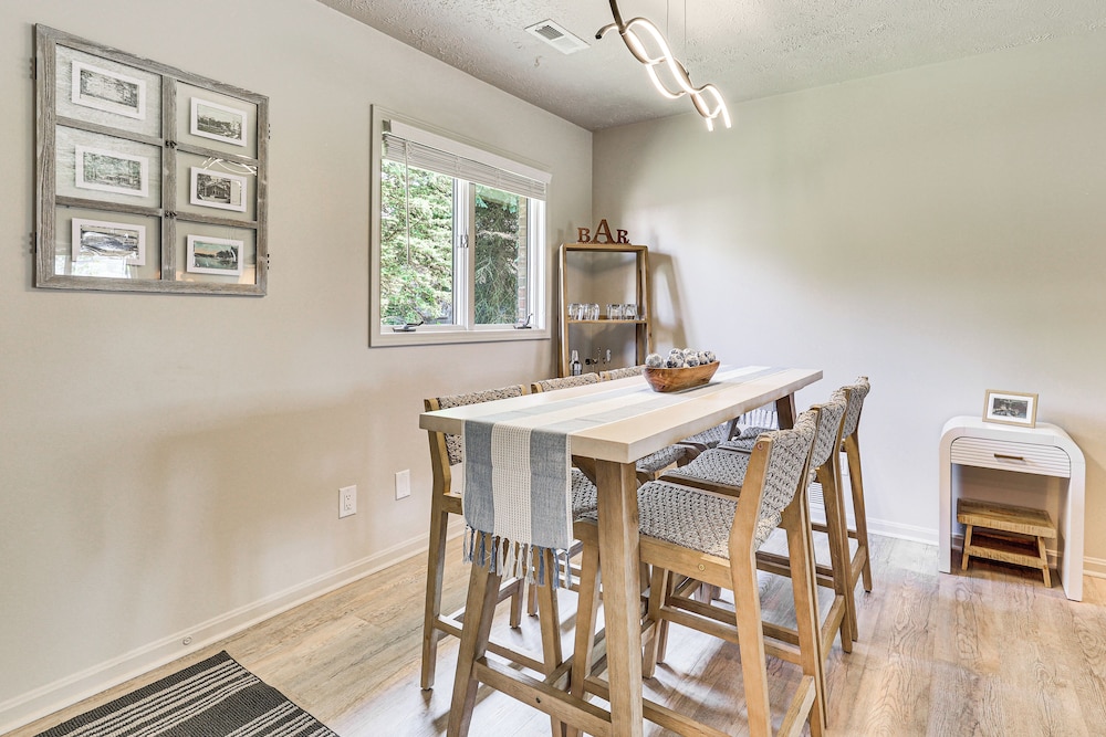 Cozy Meyers Lake Townhome: Near Hall Of Fame! - Bolivar, OH