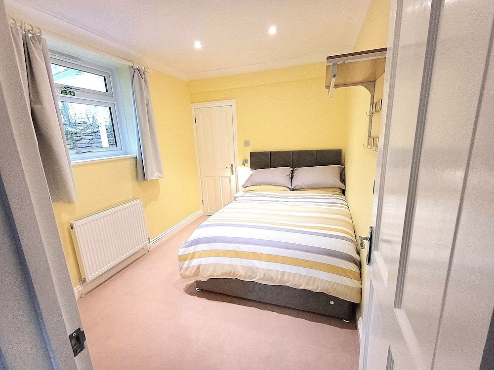 3 Room Bedsit Flat in Nat. Reserve. Pet friendly. Free return Eden taxi B4 9pm. - Tywardreath | Vrbo