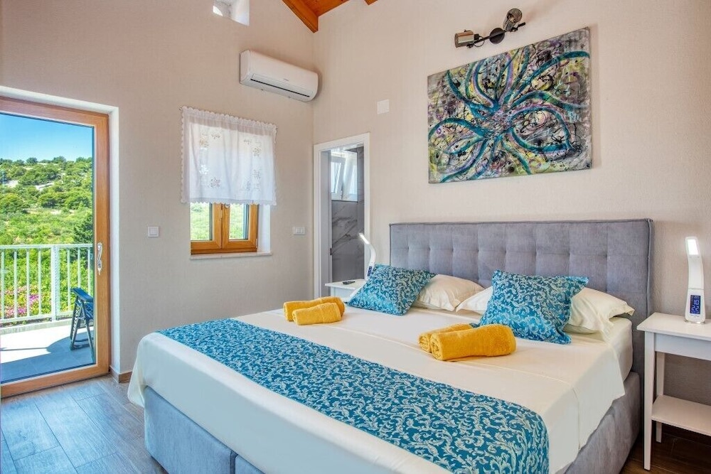 Fantastic Vacation Home Villa Lili On The Idyllic Island Of Murter, Croatia - Tisno