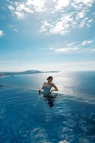 5 piscinas exteriores, da(s) 6:00 à(s) 20:00, guarda-sóis