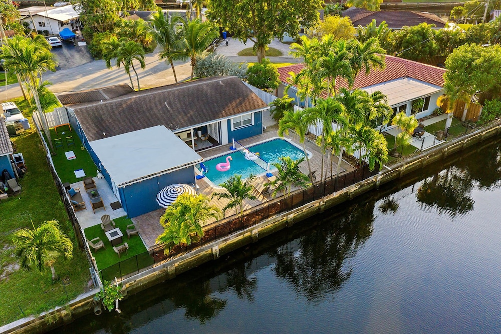 Peaceful 5br -Waterway Views & Private Heated Pool - Pompano Beach, FL