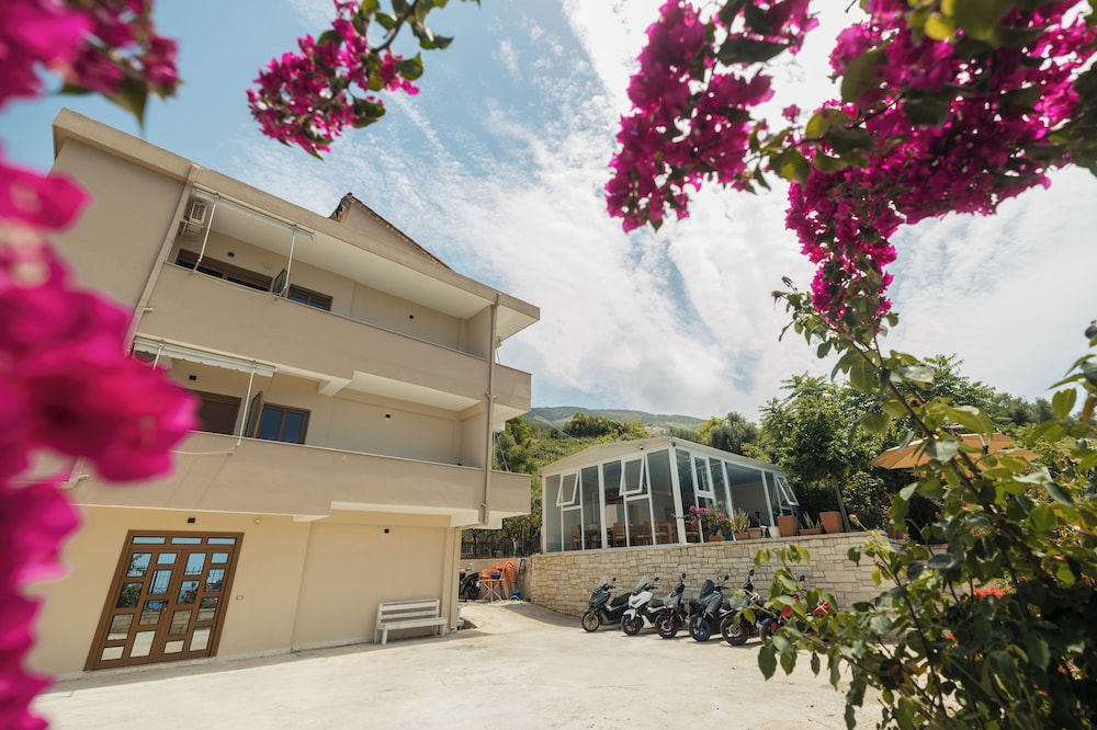 Voyage Villa - Avlonya