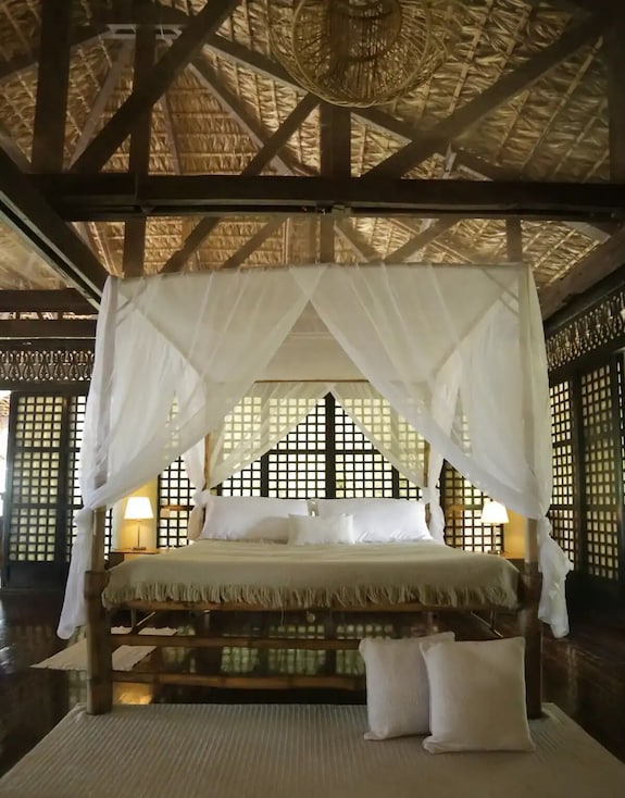 Serene Beach Front Villa Near Vigan - Cabugao