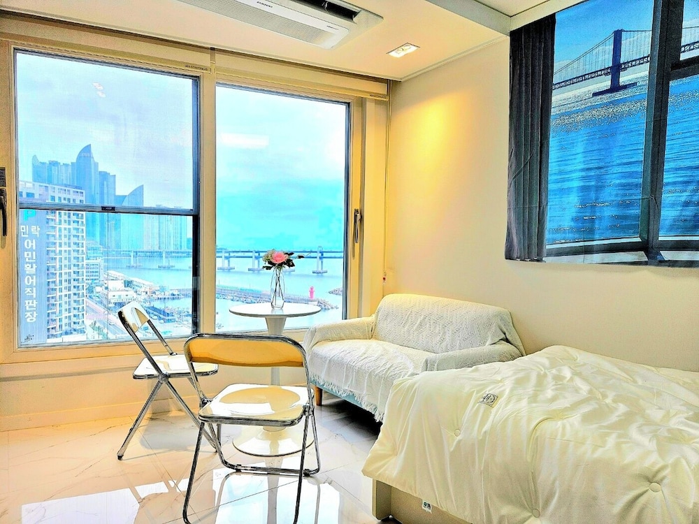 Draw A Wonderful Daily Life With The Best Gwangalli Beach View In Korea! - 우암동 도시숲