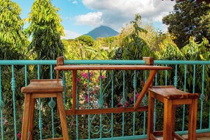 Quarto Triplo Comfort, vista para a montanha | Terraço/pátio interior