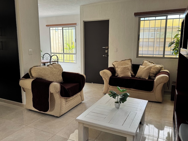 Bonita Casa Vacacional En Las Americas, Mérida - Mérida