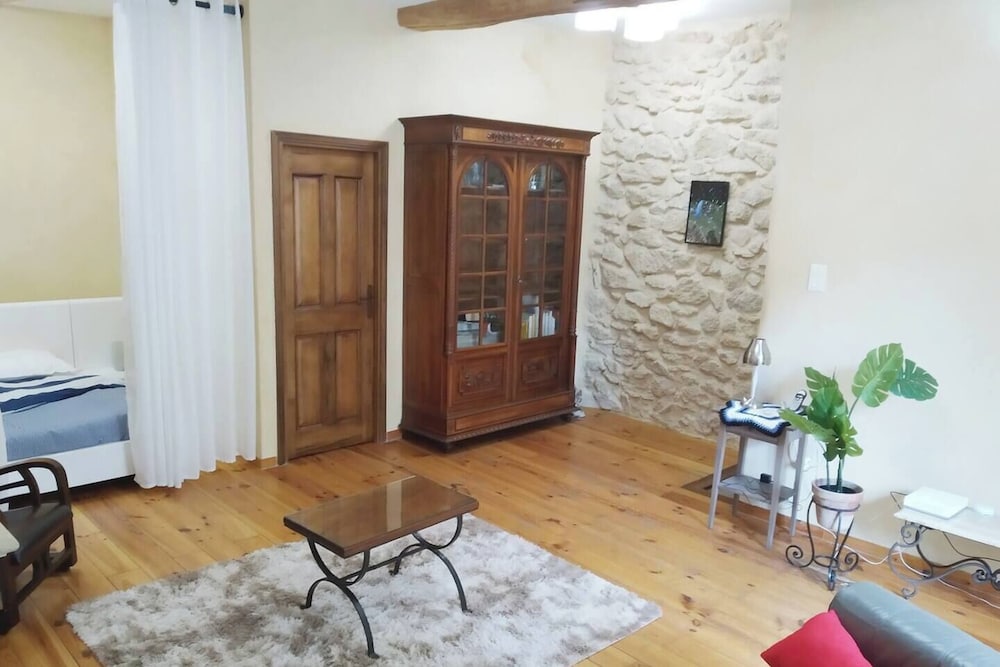 17th Century Traditional French Townhouse Close To Salon-de-provence - Pélissanne