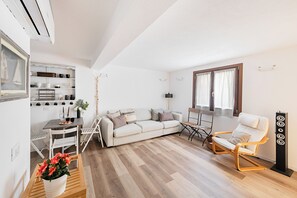 Apartamento | Sala de estar | Televisor 