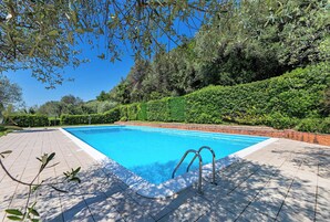 Piscina externa sazonal