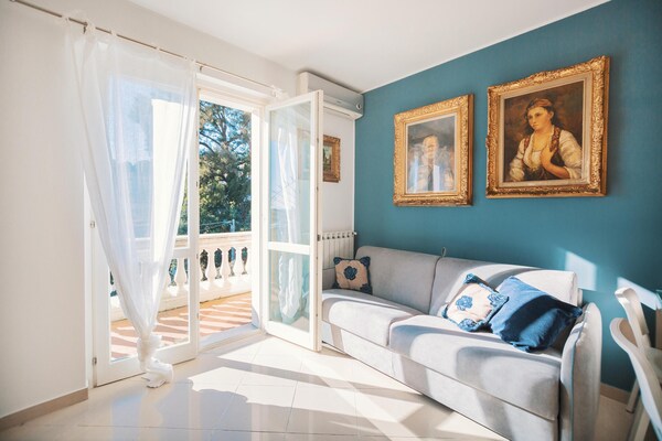 Art Apartment With Sea View - Sanremo