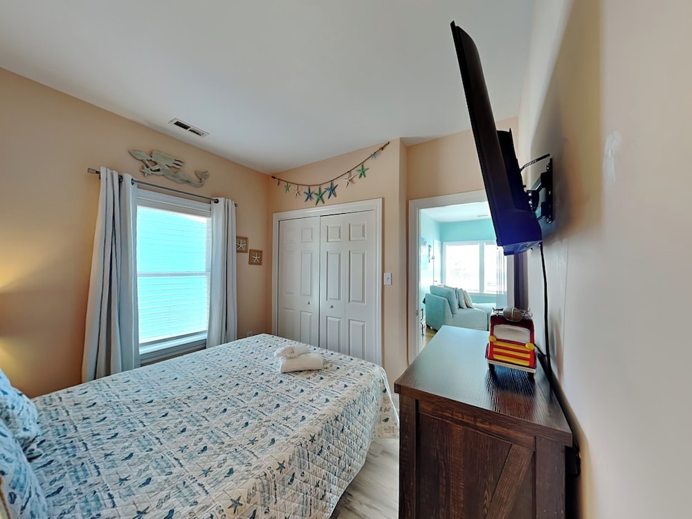 Mermaid Crossing | Coastal Retreat, Nearby Beach Access, Two Patios + Grill! - Kure Beach, NC