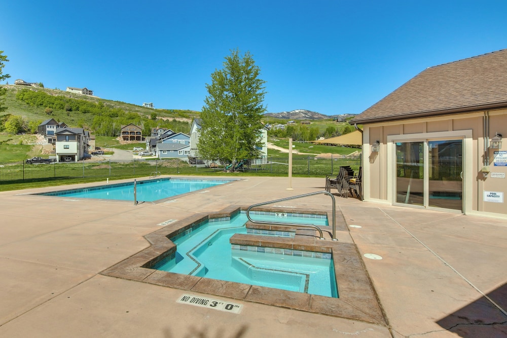 Luxe Retreat W/ Theater Room: Walk To Bear Lake! - Tony Grove Lake, UT