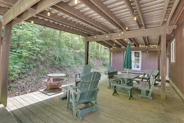 Peaceful Carrollton Retreat W/ Deck & Fire Pit! - Atwood Lake, OH