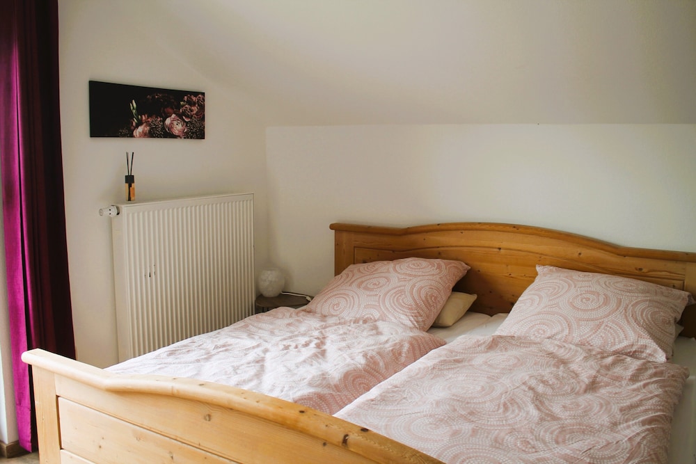Gemühtliches Ferienhaus 2,5 Km Von Vogtareuth Entfernt, Im Landkreis Rosenheim - Vogtareuth