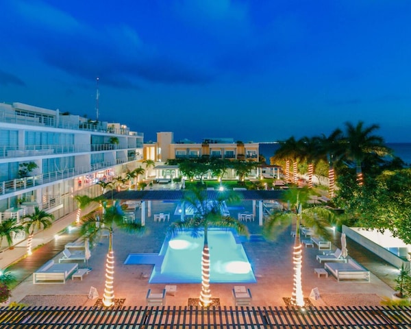 Magia Apartments, Resort-style, Prime Location With Ocean Views! - Quintana Roo