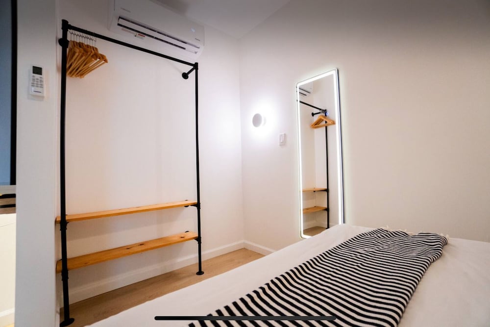 Trendy Studio 10 Miles From Disneyland Park - 풀러턴