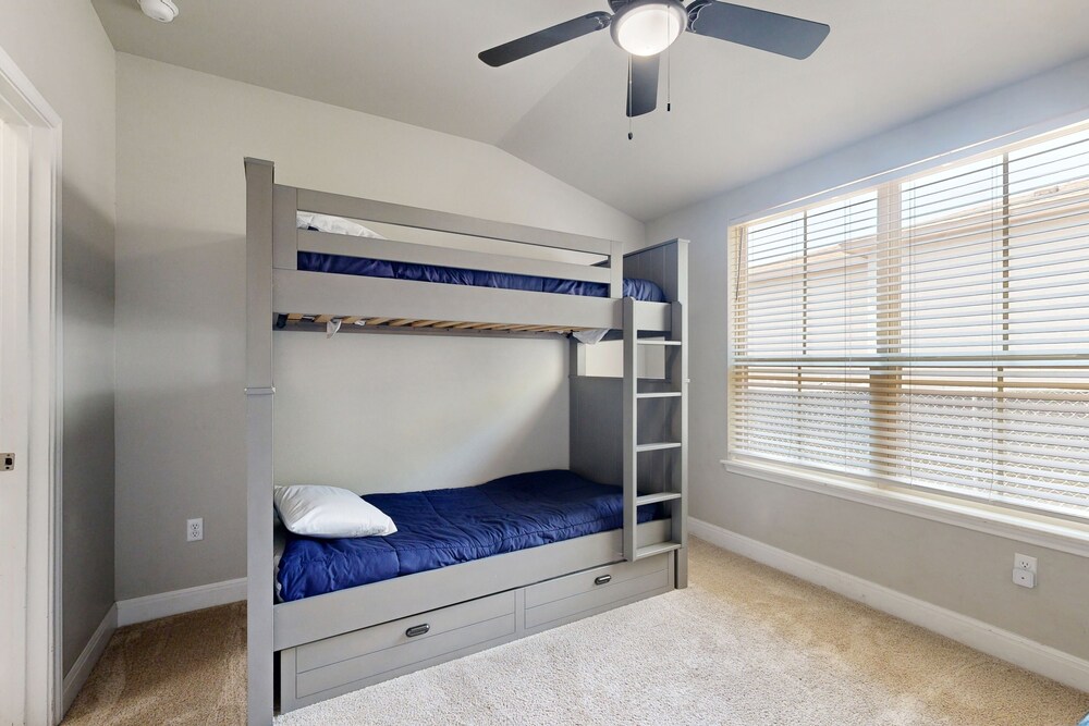 Cozy Lago Vista home with Private Pool table, mile from the stunning ...