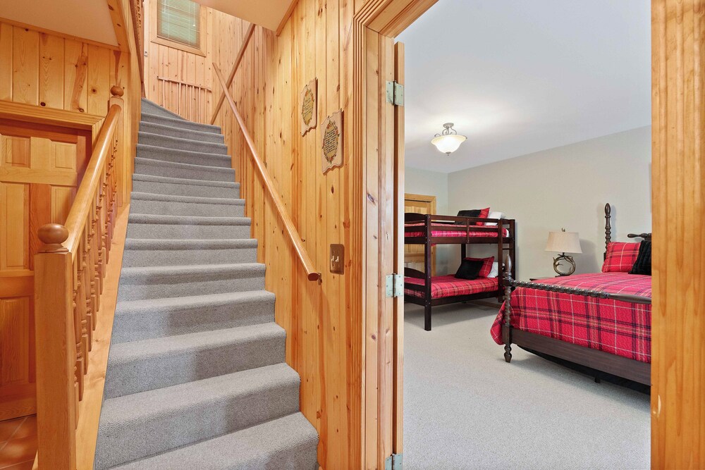 Bear View Cabin | Historic Highlands with Beautiful Mountain Views - Lake Sequoyah | Vrbo