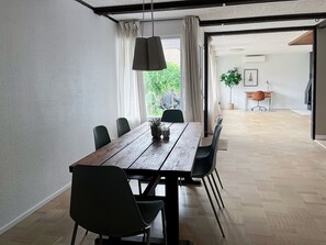 Casa, 3 quartos, pátio | Restaurantes