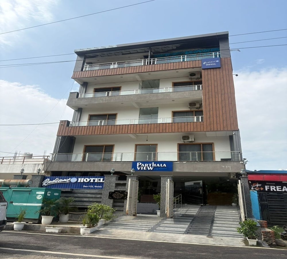 Radiant Blu Hotel - Noida