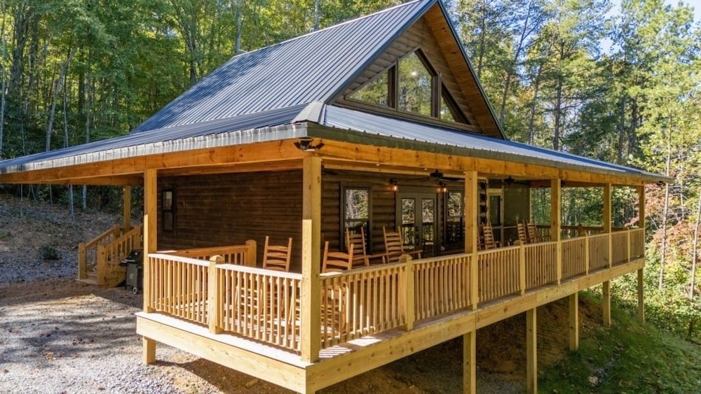 Ruby's Retreat - 2 Bedrooms, 1.5 Baths, Sleeps 8 By Redawning - Tellico Plains, TN