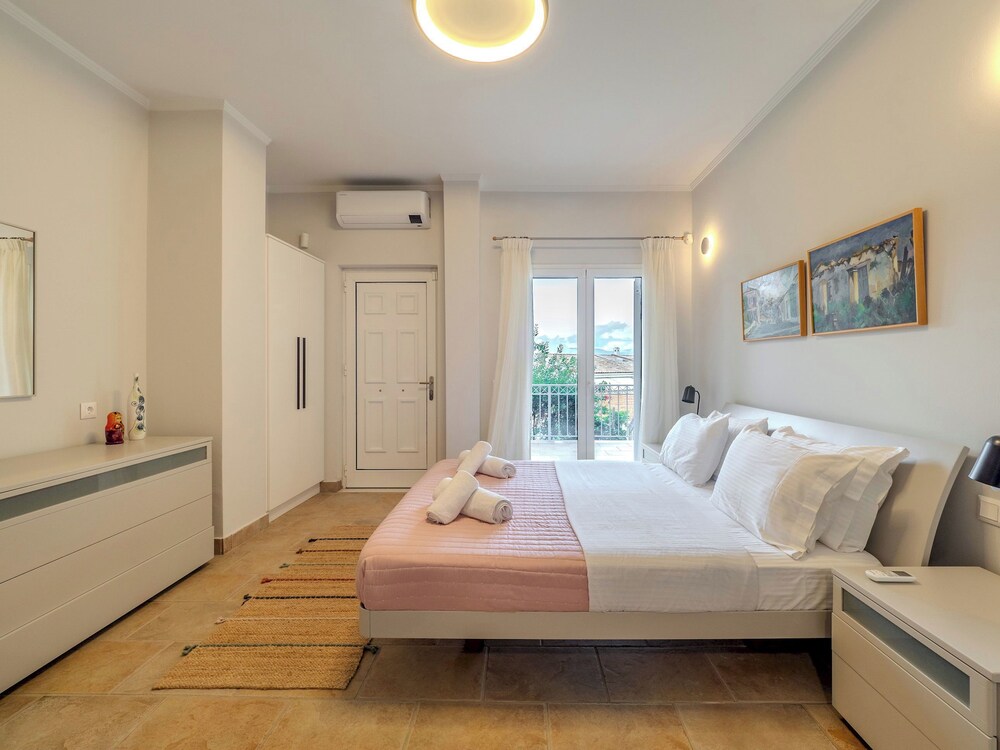 Tilia Tree Luxury Apartment | Vast Pool And Bbq - Corfú