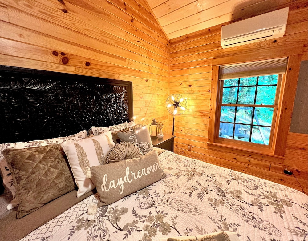 Misty Pine Place newly built Cabin/Fire-Pit/Hiking - Ashe County | Vrbo
