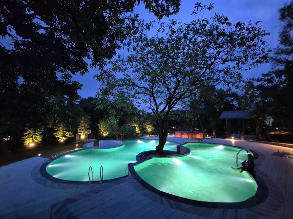 Citrus Prime Hill Queen Resort - Pachmarhi