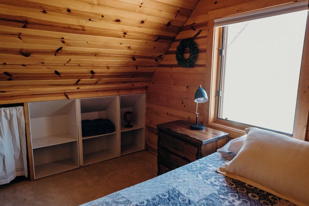 Rustic And Warm Alaskan Log Cabin! - Alaska