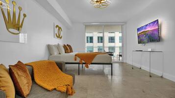 Condo conforto, 1 quarto, cozinha | 1 quarto, ferros/tábuas de passar roupa, Wi-Fi de cortesia