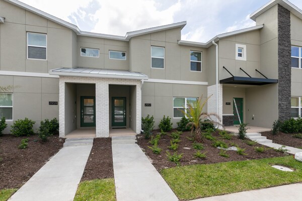 Modern Clean Design Near Disney Top Resort - Kissimmee, FL
