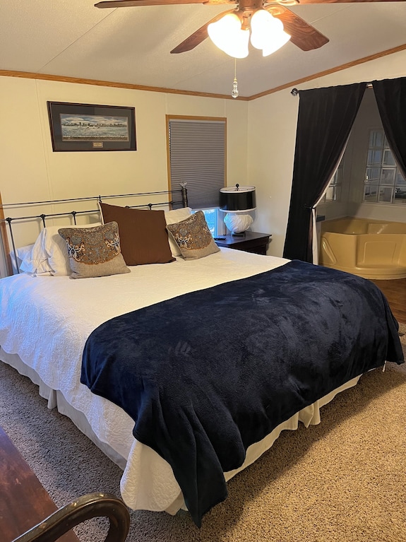 Cozy Cabin Escape- Unwind By The Firepit & Relax On The Spacious Deck - Tenkiller Ferry Lake, OK