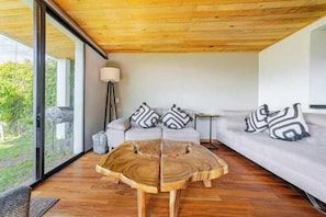 Casa panorâmica | Área de estar | Smart TV 40 polegadas com canais digitais