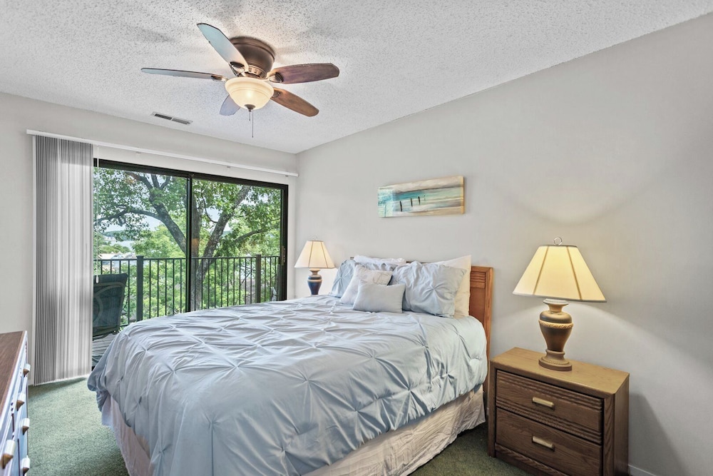 2nd Tier Water's Edge Condo 14-3A, Close to Pool! - Village of Four ...