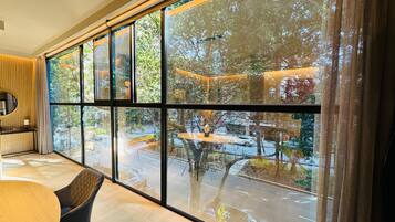 Loft Deluxe, Vista para a cidade | 1 quarto, ferro/tábua de engomar, Wi-fi grátis