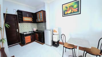 Casa família | Cozinha privada | Geladeira grande, cooktop, panela elétrica de arroz