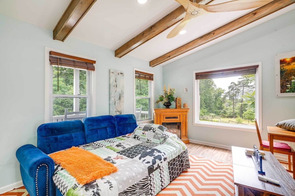 Front Royal Retreat On 3 Acres W/ Mtn Views! - Front Royal, VA