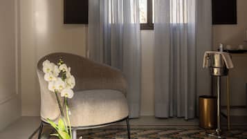 Suite Júnior | 1 quarto, cofre no quarto, cortinas/cortinados opacos