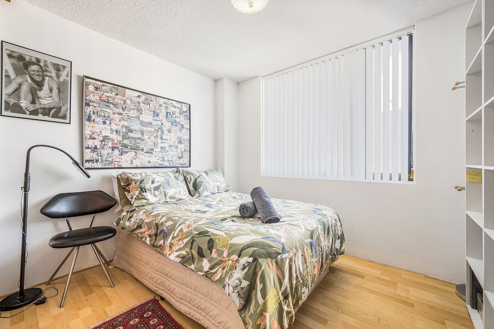 Two Bedroom Unit Located In The Heart Of Port Macquaries Cbd - Port Macquarie