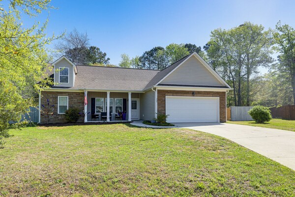 Sneads Ferry Home: Close To Beaches & Boat Ramp! - Topsail Island, NC