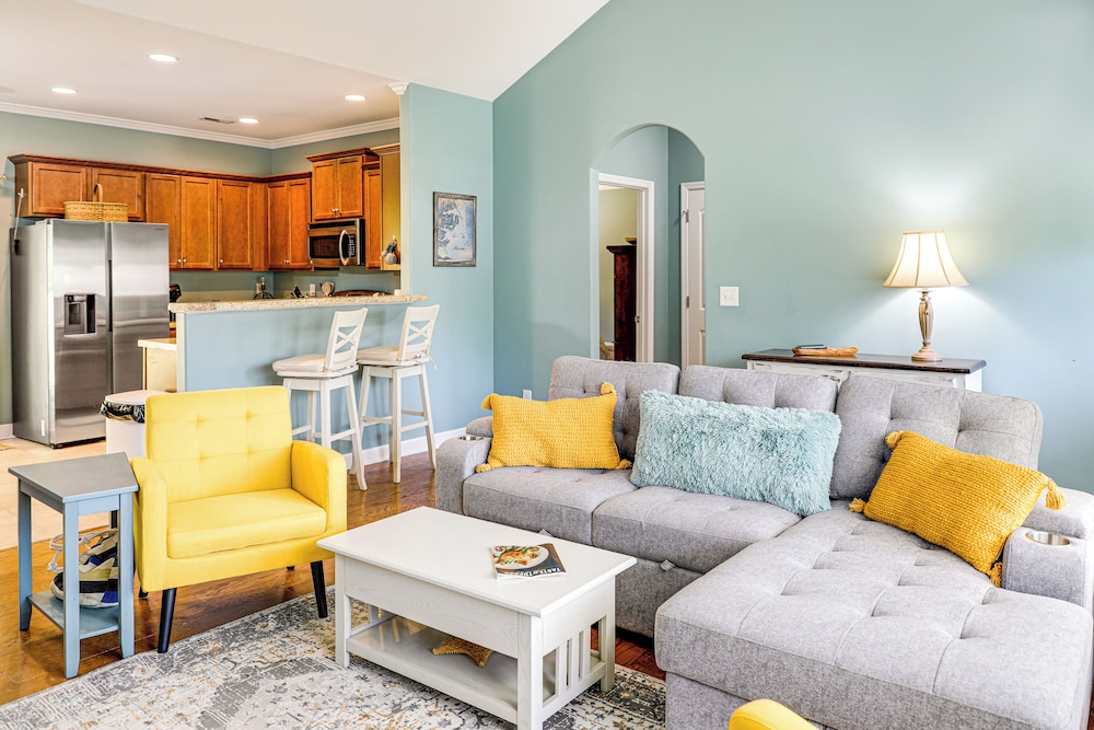 Sneads Ferry Home: Close To Beaches & Boat Ramp! - Topsail Island, NC