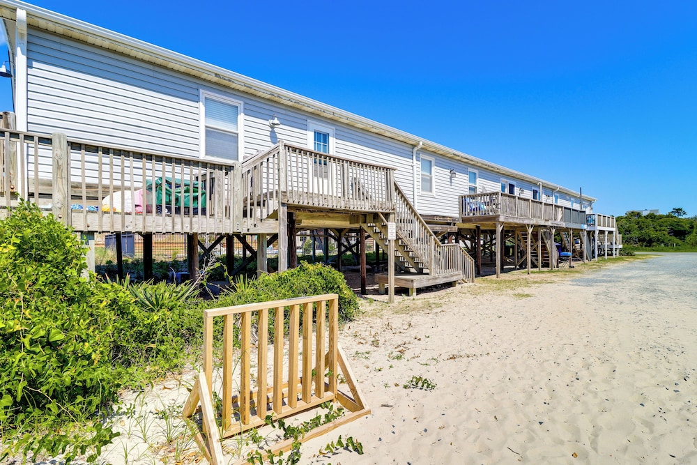 해변까지 몇 걸음: 오크 아일랜드 콘도에서 바다 전망! - 볼리비아