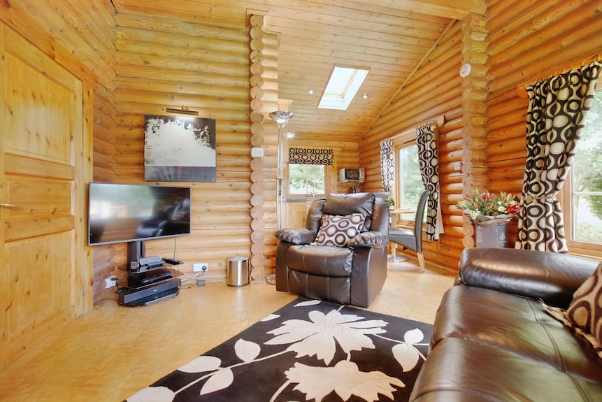 Serenity - 5 Star - Pet Friendly - Hot Tub - Scandinavian Log Cabin - North Yorkshire