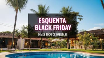 Piscina interna, funciona das 10h às 21h, guarda-sóis, espreguiçadeiras