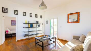 Apartamento, Vista para a cidade | Sala de estar