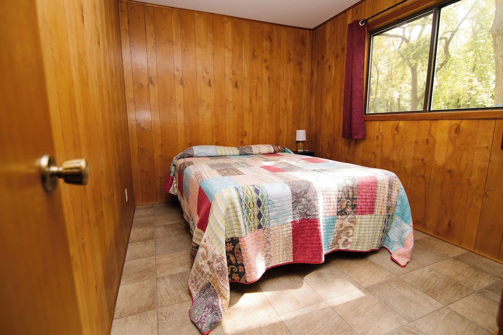 Reel 'Em Inn, a spacious 4BR cabin with queens in every room at ...