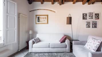 Condo | Área de estar | TV 35 polegadas com canais digitais