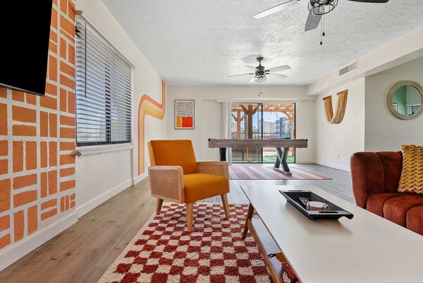 Penthouse, Free Parking, Pool Table, Private Balcony - Phoenix Art Museum
